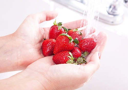 A safe guide to washing your produce | Dinemarket wholesale food ...